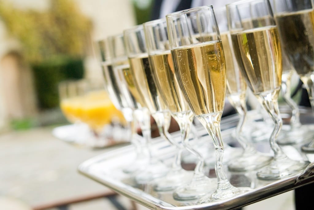 Best white wine to serve at wedding | Honestweddingadvice.com